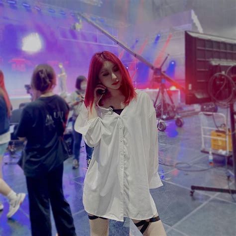 231029 Lee Chaeyeon Instagram Update With Izone Rizone