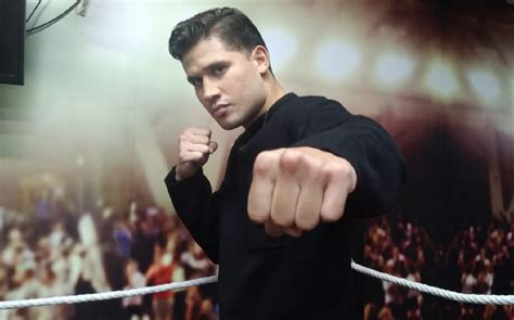 conoce a aaron silva quien dejó el fubol para ser boxeador