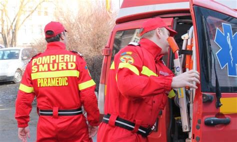 A Zburat Cu Masina De Pe Sosea Sofer Ranit Intr Un Accident La