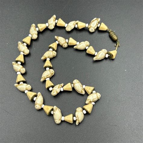 Neiger Uranium Glass Parrots Beads Necklace Gem