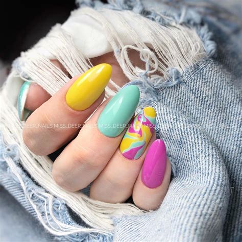 Modne Paznokcie na Lato TOP Cudownych Inspiracji na Letni Manicure Które Musicie Zobaczyć