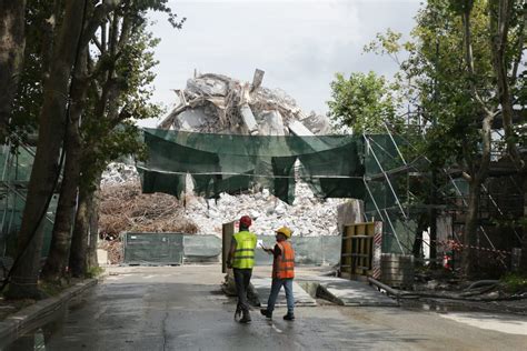 Crollo Ponte Morandi L Anniversario Genova Tra Detriti E Ricordi