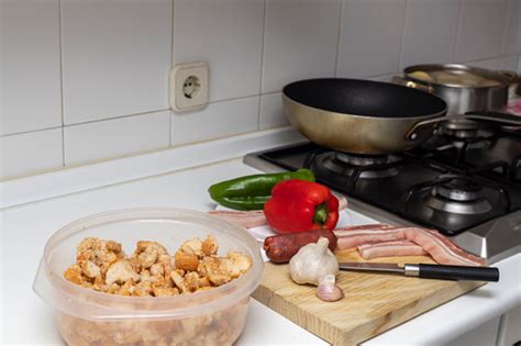 극단적 인 빵 부스러기 전통 요리 재료 빵 부스러기 베이컨 빨간색과 피망 부스러기 초리조 마늘과 파프리카 건강한 생활방식에 대한 스톡 사진 및 기타 이미지 Istock