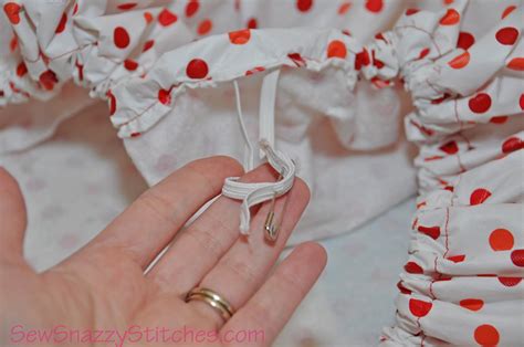 Sew Snazzy Stitches How To Make A Fitted Tablecloth