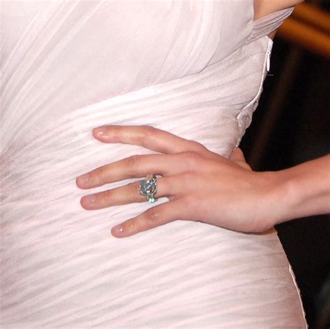 A Guide Jennifer Lopezs 6 Engagement Rings A Guide Jennifer Lopezs 6 Engagement Rings