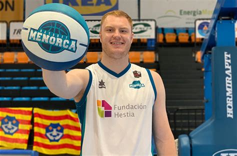 Menno Dijkstra El Primero En Llegar Del Hestia Menorca