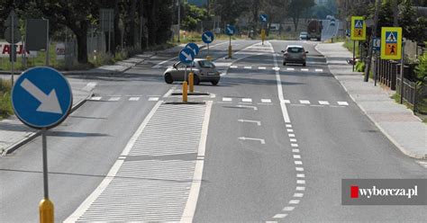 Utrudnienia na drodze do Łodzi zamknięty był jeden pas ruchu