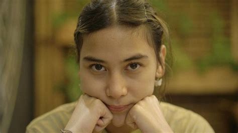 Sosok Ini Kepo Banget Saat Adinda Thomas Didekati Pria