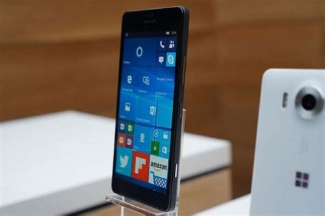 Microsoft объявила цены на флагманские смартфоны Lumia 950 и 950 XL в ...