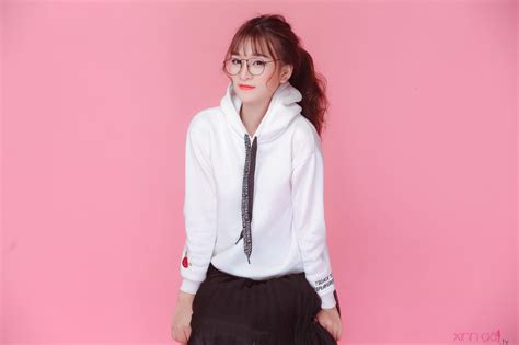 Streamer Lyly Sury Nóng Bỏng Mắt Trong Bộ ảnh Mới