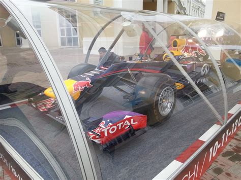 формула -1 2014 выставочный болит команды "Red Bull" — Mitsubishi ...
