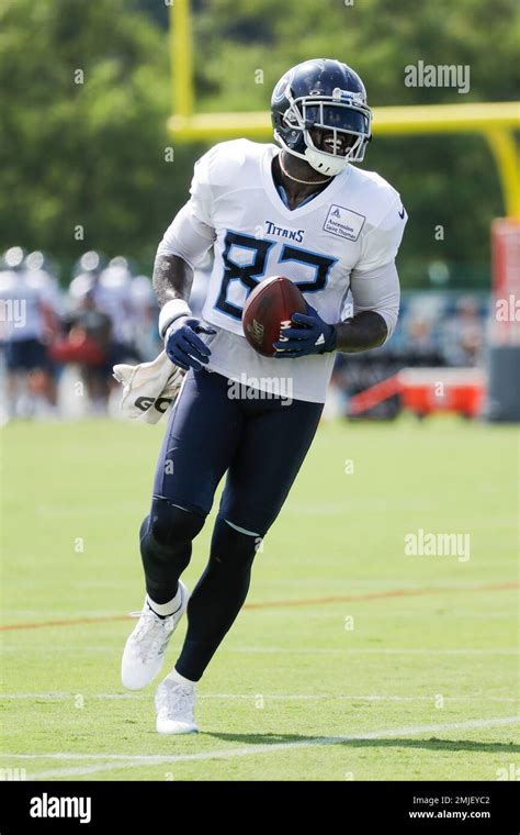 Tennessee Titans Tight End Delanie Walker Runs A Drill During Nfl