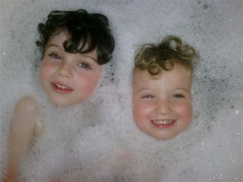 Nudi davanti ai figli sì o no Pro e contro PianetaMamma it
