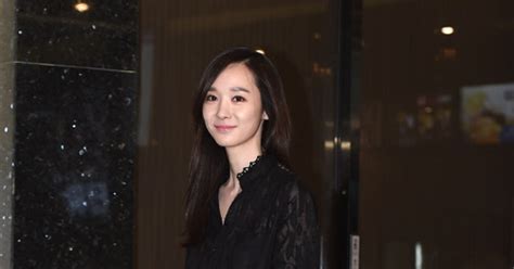 [포토엔]한수연 시원하게 뚫린 시스루 스커트