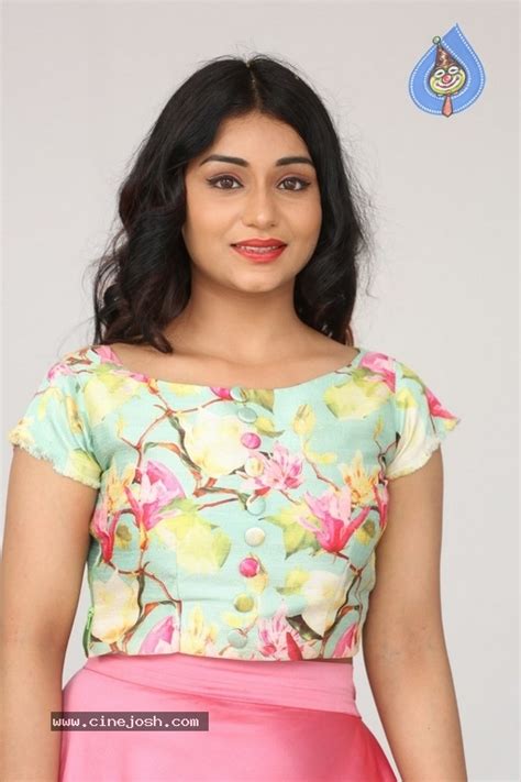 Anam Khan Latest Photos Photo 17 Of 18