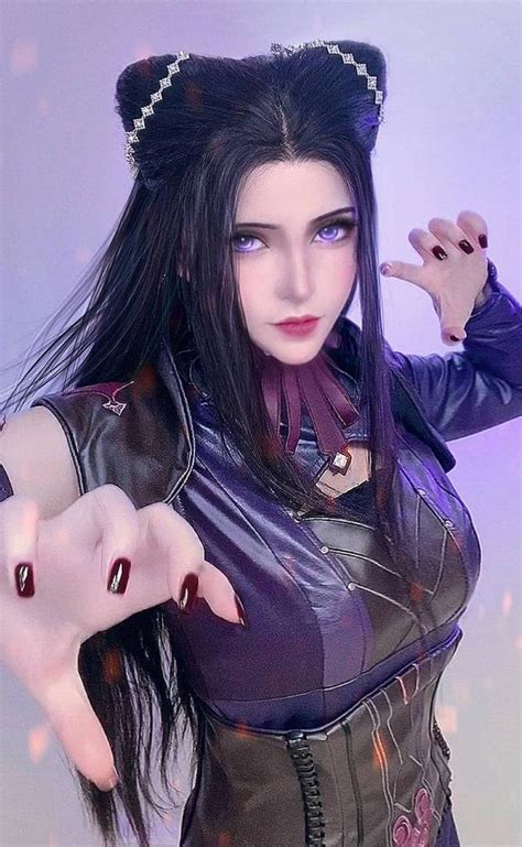 崎娜cos斗羅女神，比比東被唐家三少點讚，小舞輸給了朱竹清 每日頭條