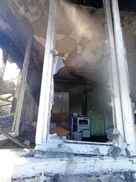 Ужасяващо Огромен пожар изпепели къщата на семейство от Монтанско нека му помогнем снимки видео