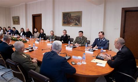 Посещение на представители от Военна академия в Президентството на Република България Военна