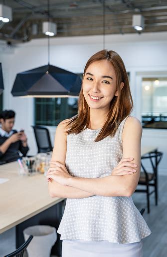 팀 토론 브레인 스토밍 시작 프로젝트 프레 젠 테이 션 또는 팀웍의 개념 사무실에서 업무 회의 개발에 대한 스톡 사진 및 기타 이미지 Istock