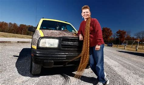 Une Femme Du Tennessee établit Le Record Du Monde Du Mulet Le Plus Long