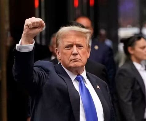 Notícias Juiz marca sentença de Trump por caso envolvendo atriz pornô
