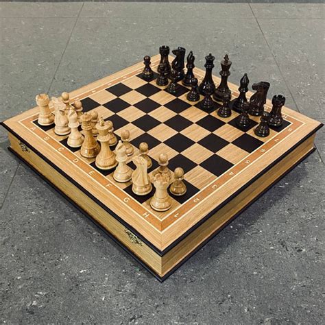 Шахматы подарочные ручной работы деревянные из дуба Суприм глянцевые в ларце большие купить на