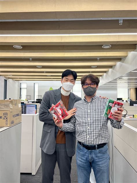 Linkedin 한미영 페이지 알티캐스트는 빼빼로데이를 즐기는 중 🥰 1111 빼빼로 데이를 기념해 Hr팀이 깜짝 이벤트를