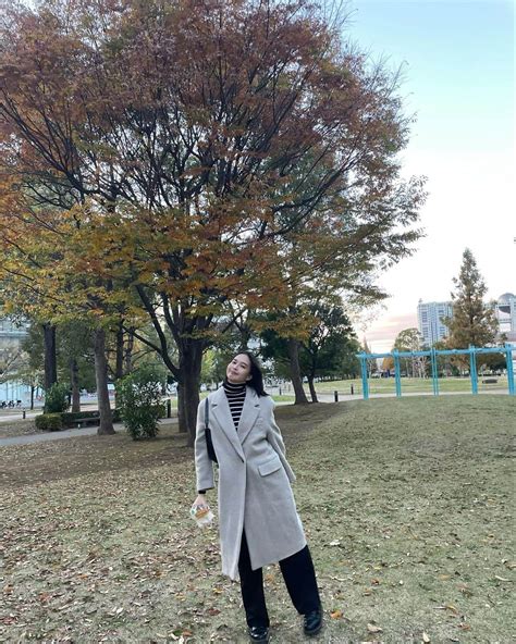 白河れいさんのインスタグラム写真 白河れいinstagram「秋と冬のあいだ。🍂☃️」11月30日 19時50分 Rayshirakawa