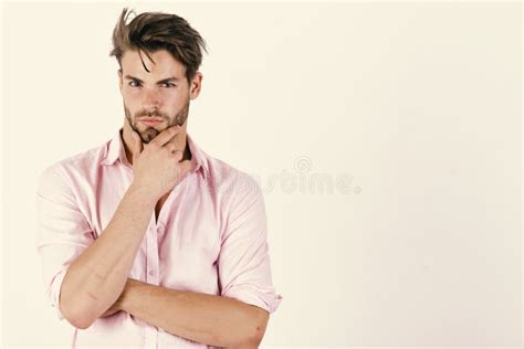 Macho Se Frota El Mentón Con La Idea Concepto De Moda Y Confianza Chico