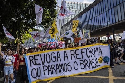 A Revogação do Novo Ensino Médio exige luta Emancipação Socialista