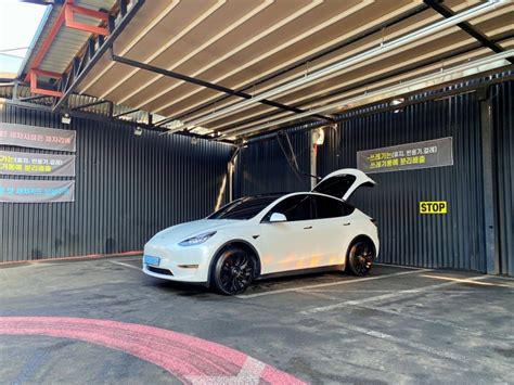 전기차 테슬라모델y 셀프세차 유리발수코팅 했어요 네이버 블로그