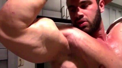 Bearded Bodybuilder Video Thisvid Com