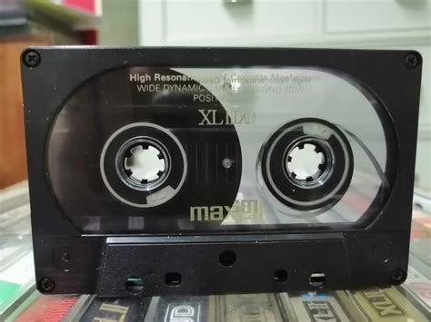 Maxell Xlii 90 Cassette Oval Case Hobbies And Toys Music And Media