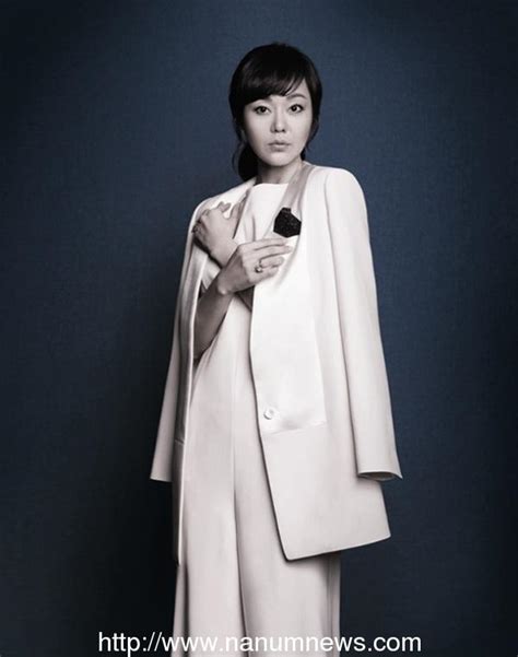 김윤진 르베이지 LEBEIGE 코리안 뮤즈로 선정 나눔뉴스 사랑받는 국민의 신문 기부문화를 선도하는 대표신문