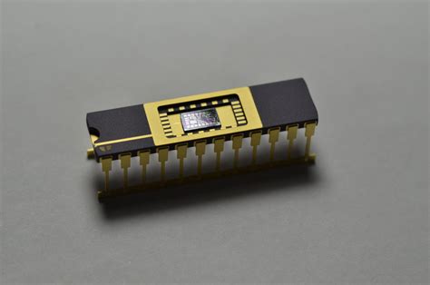 Icチップを一から設計して自分で製造までするツワモノが登場、自家製チップはこんな感じ Gigazine