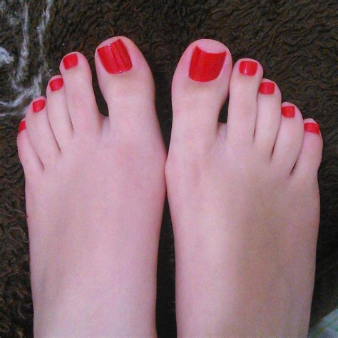 Isa Pess Feet