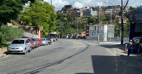 Dois homens são assassinados dentro de um carro no bairro de Cajazeiras