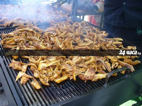 Тон и половина свински уши изядоха на първия им празник в Стара Загора