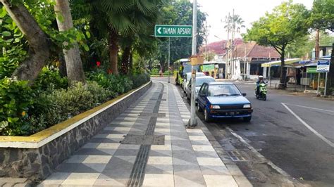 Punya Pedestrian Keren Ini 4 Alasan Surabaya Ramah Bagi Pejalan Kaki