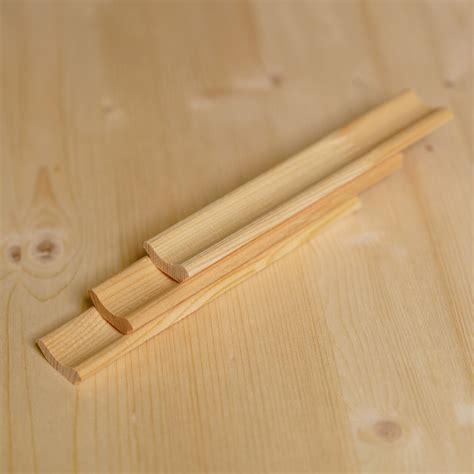 ჭერის პლინტუსი 11x30x2500 მმ Evrovagonka