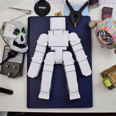 Paper Toy Design By Alex Gwynne Articulated Paper Papertoys Papercraft Toydesign