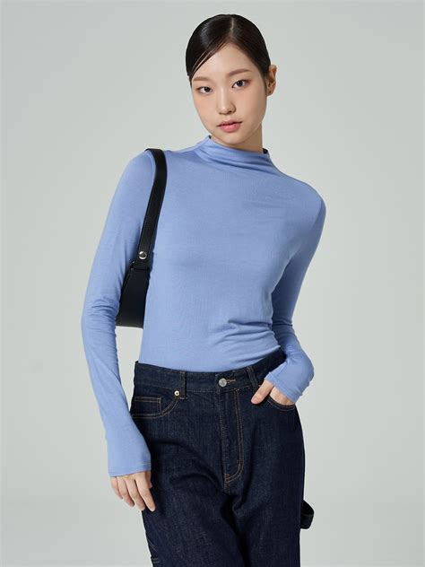 에잇세컨즈 [에잇데이] 모달 터틀넥 티셔츠 블루 위시버킷