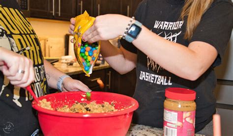 Non Sexual Womanly Traits That Men Find Attractive Demilked