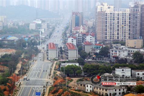 长沙市规划局回应安置房压占道路事件 将配合拆迁工作 新浪新闻