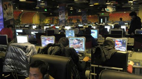 Kebiasaan Yang Dilakukan Gamer Warnet Zaman Dulu