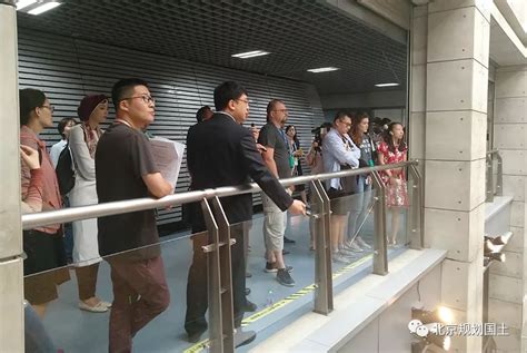 中非合作论坛北京峰会记者团一行赴北京市规划展览馆参观国际范儿首都之窗北京市人民政府门户网站