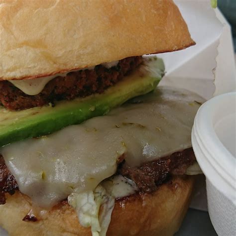 Chubbies Burgers Oahu Restaurant Reviews Photos And Phone Number Tripadvisor