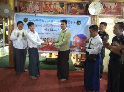 အလုံမြို့နယ်၌ ပန်းခင်းစီမံချက် ၃ ဖြင့် နိုင်ငံသားစိစစ်ရေးကတ်ပြားနှင့် အိမ်ထောင်စုလူဦး ရေစာရင