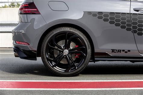 Volkswagen Dévoile La Golf Gti Tcr Space Car