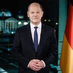 Das Netz macht sich über Olaf Scholz Augenklappe lustig